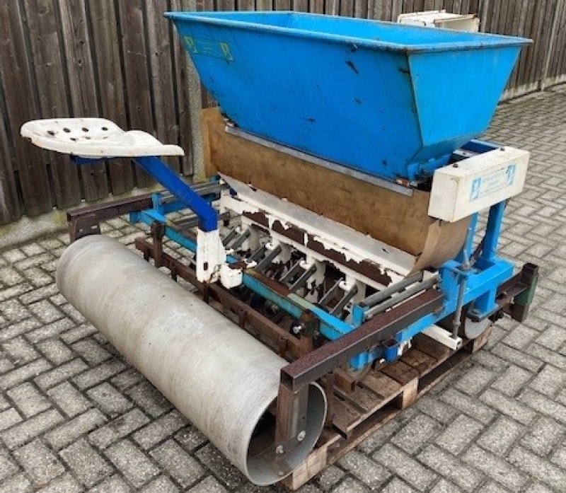 Schrauwen mechanical seeder for tree nursery • Duijndam Machines