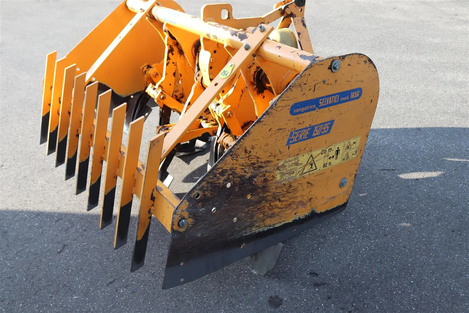 Selvatici spading machine • Duijndam Machines