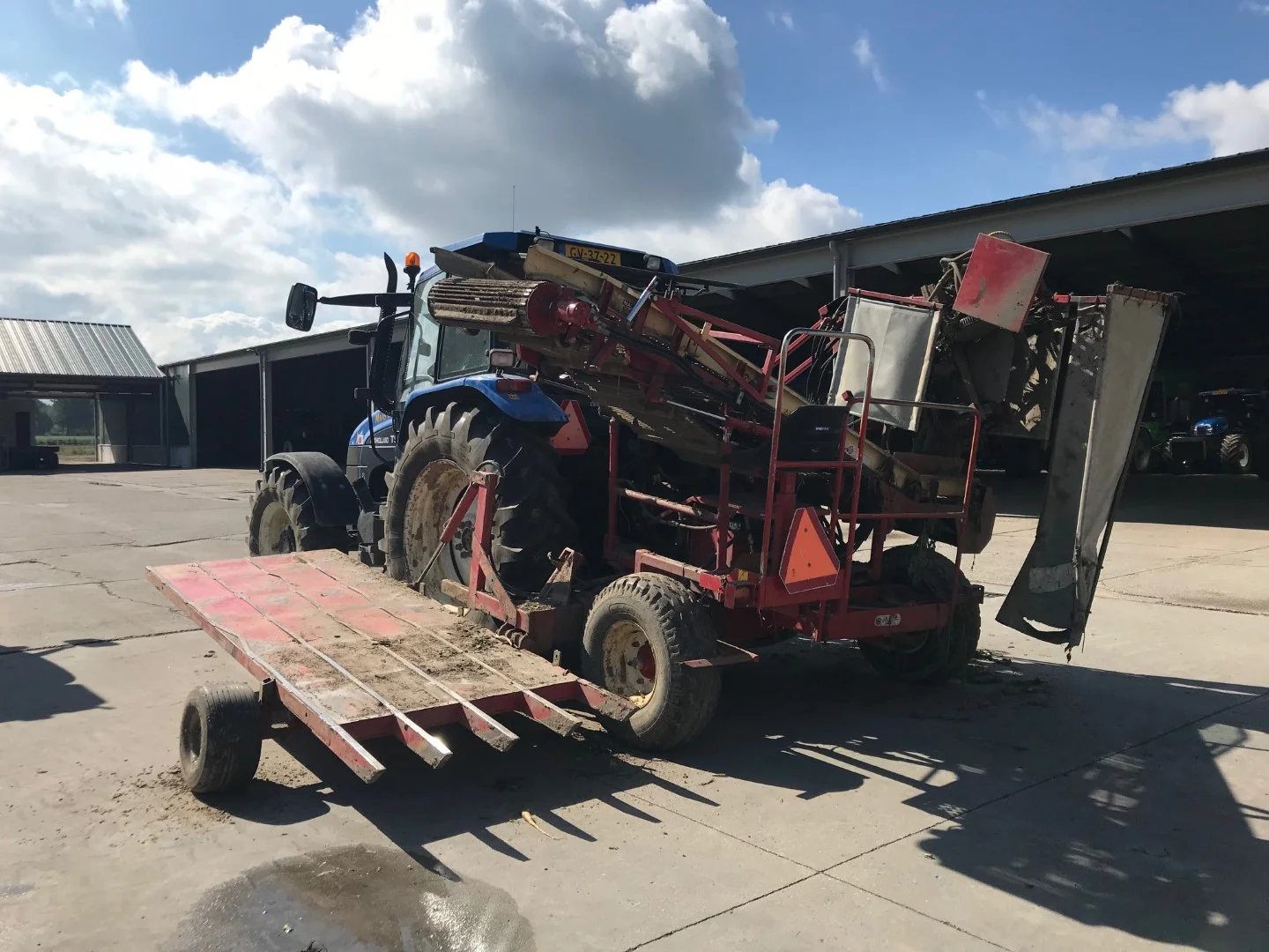 Simon 1 row harvester for carrots • Duijndam Machines