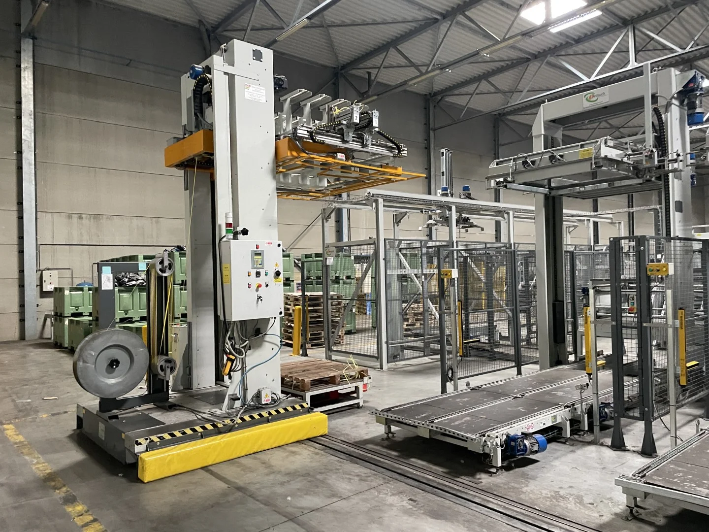 Sorma PAL 108D palletiser installation with 3 palletisers • Duijndam ...