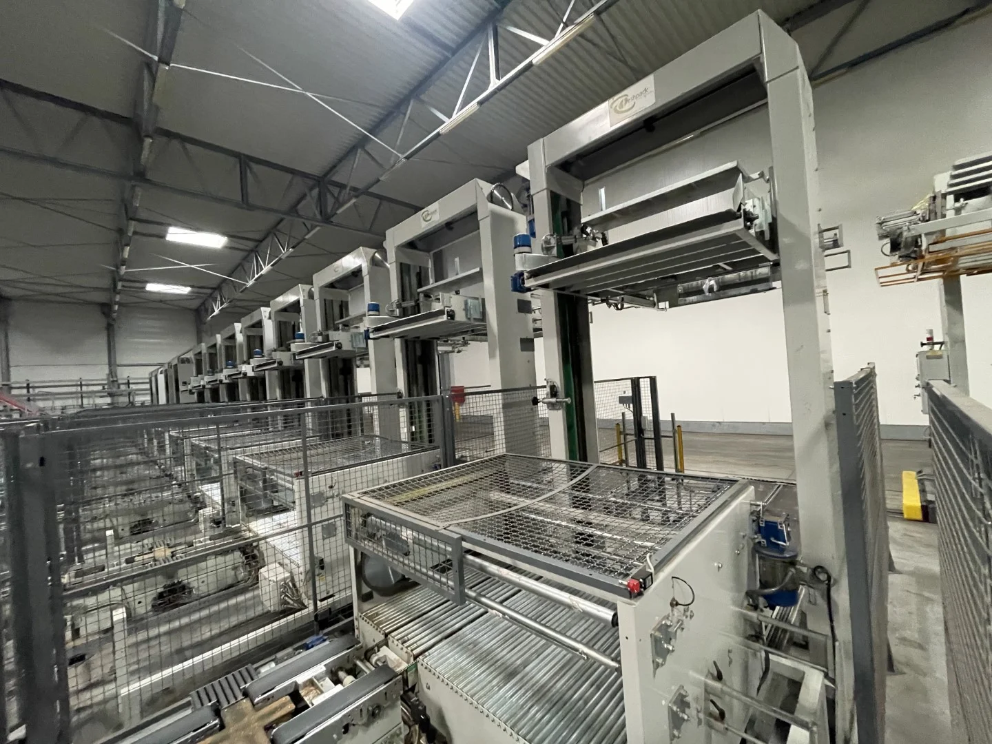 Sorma PAL 108D palletiser installation with 3 palletisers • Duijndam ...