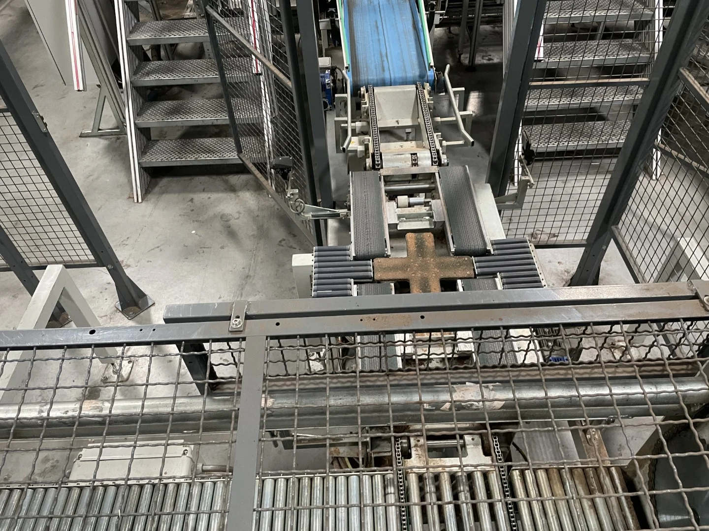 Sorma PAL 108D palletiser installation with 3 palletisers • Duijndam ...