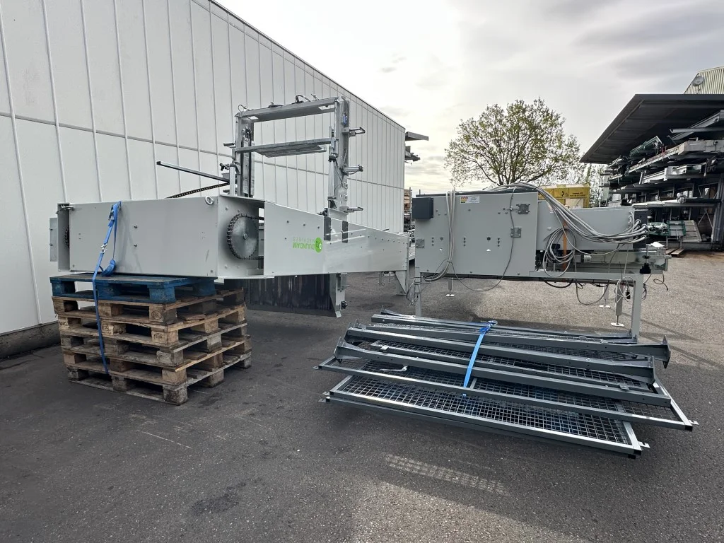 Sorma PAL 108D palletizer with chain conveyor • Duijndam Machines