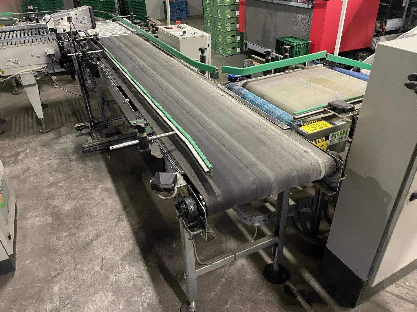Sorma PAL 108S palletizer with Herdi WIS100SP pallet supply and ...
