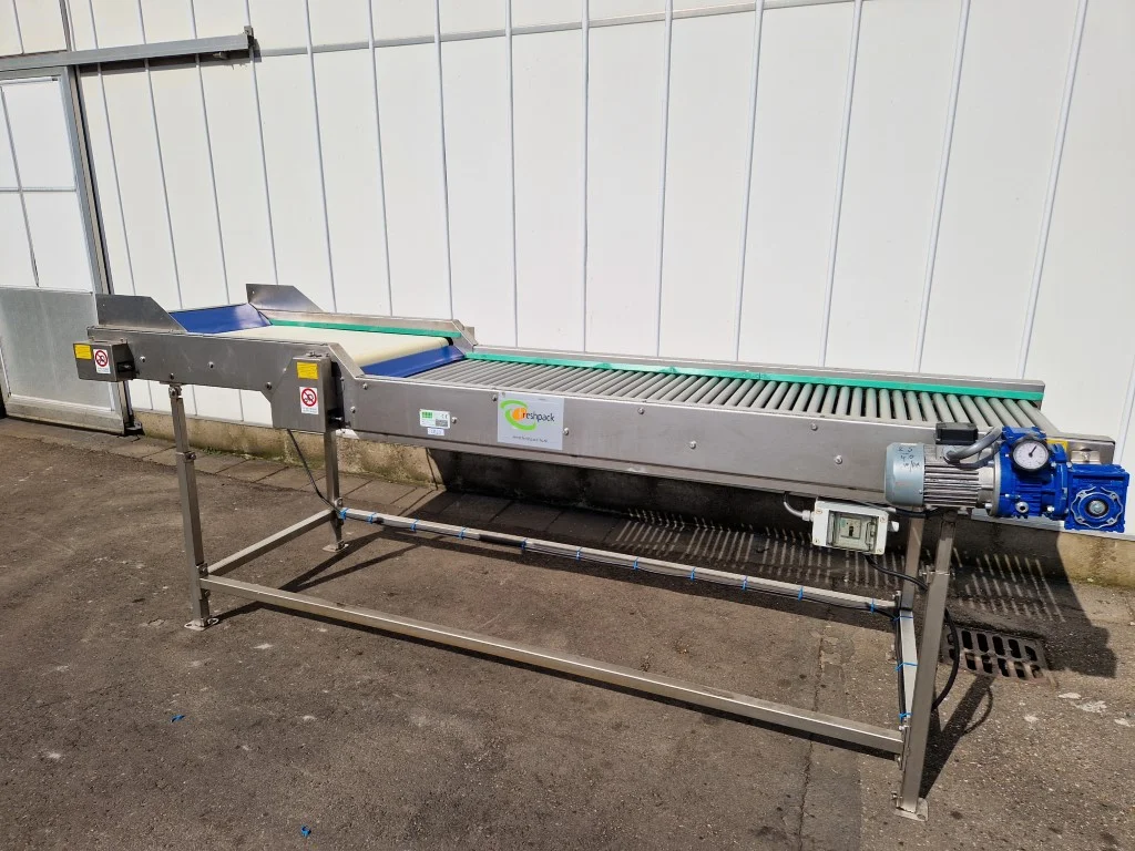 Sorma roller inspection conveyor with dosing conveyor • Duijndam Machines