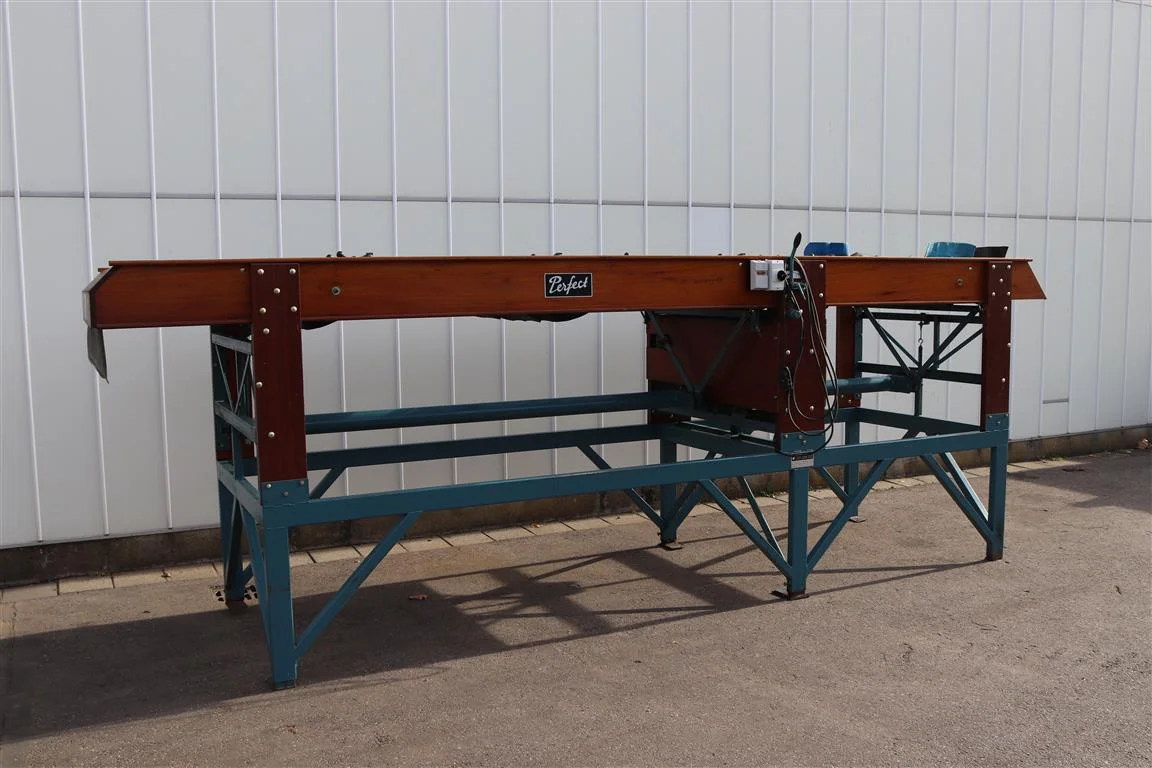 Perfect -EU- sorting machine for flower bulbs and Brussels sprouts ...