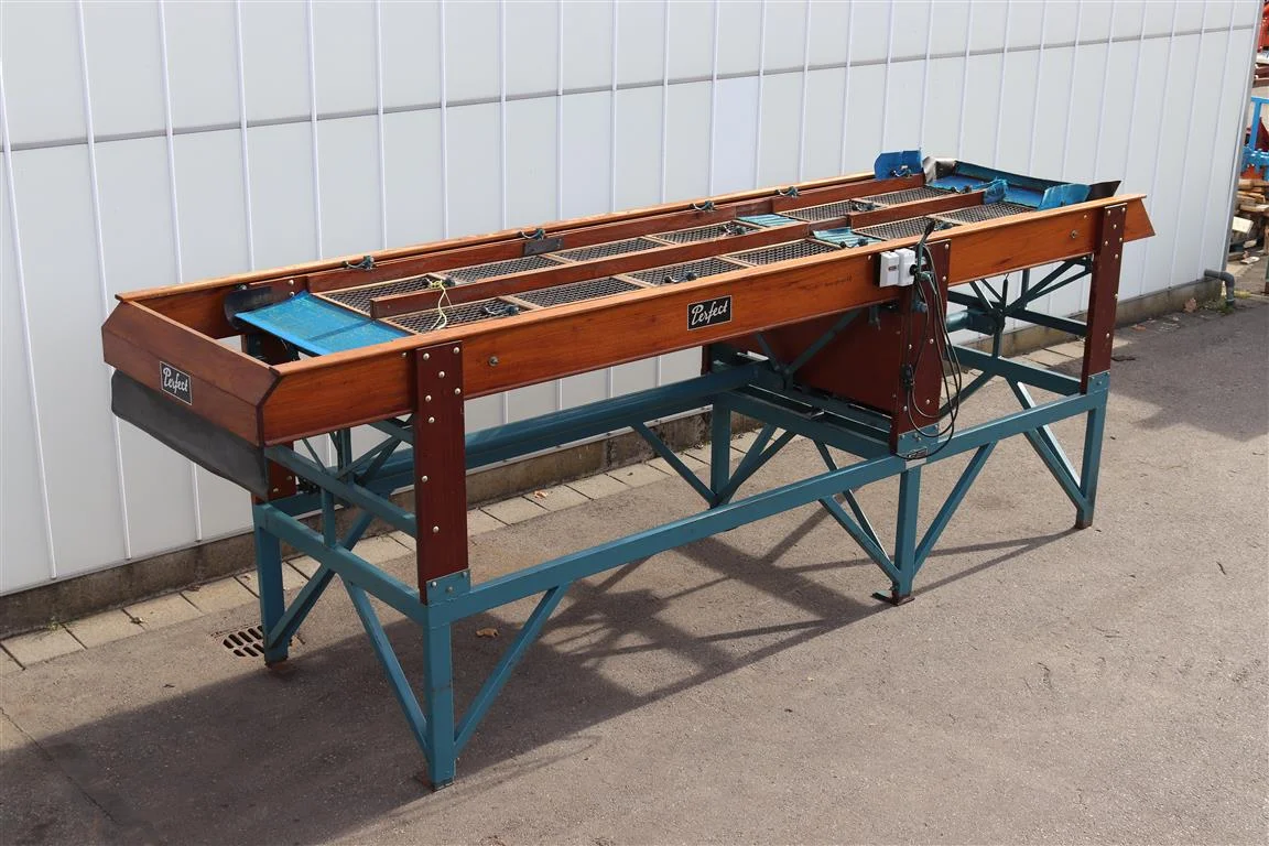 Perfect -EU- sorting machine for flower bulbs and Brussels sprouts ...