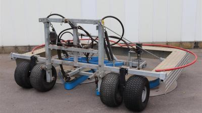 Roopack Spimaro spinach harvester with two rotating discs • Duijndam ...