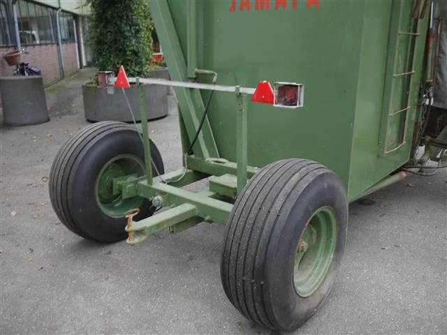 Jamafa harvesting machine for Brussel sprouts • Duijndam Machines