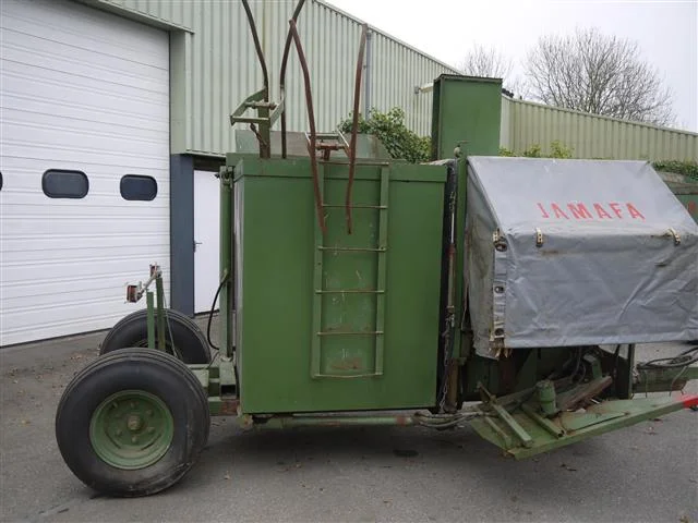 Jamafa harvesting machine for Brussel sprouts • Duijndam Machines