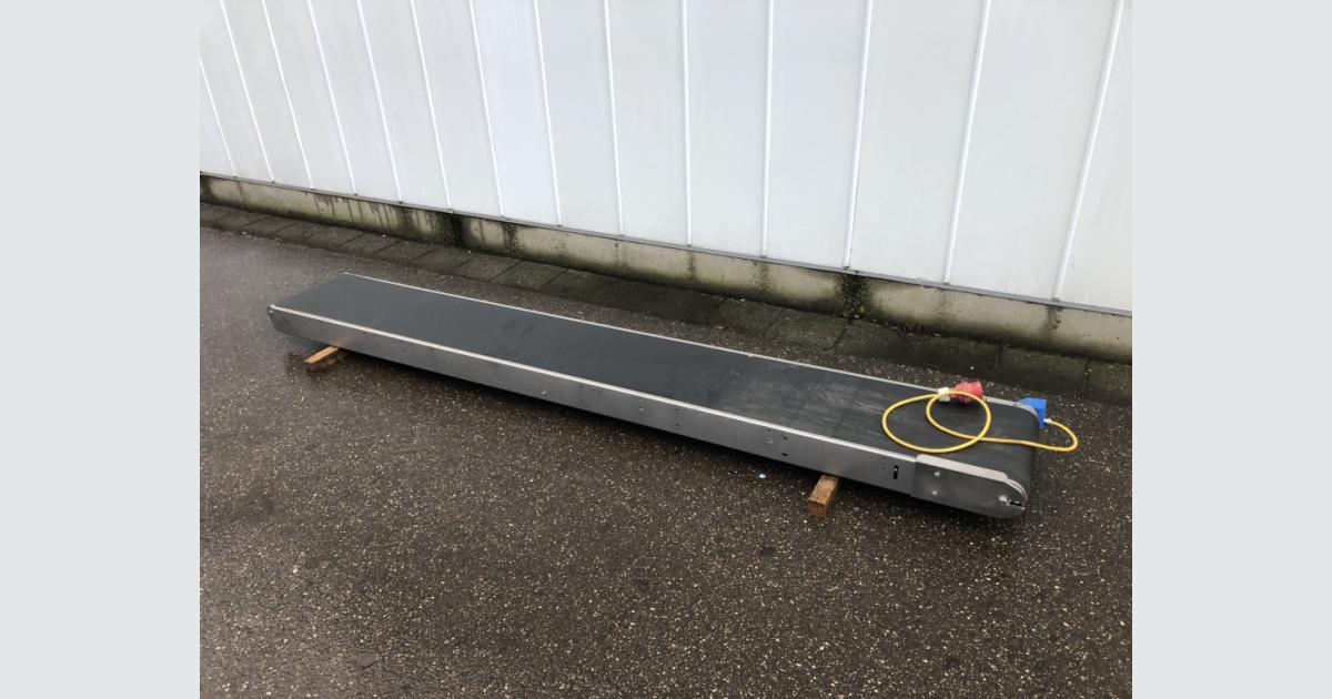 Stainless steel conveyor 300 x 38 cm • Duijndam Machines