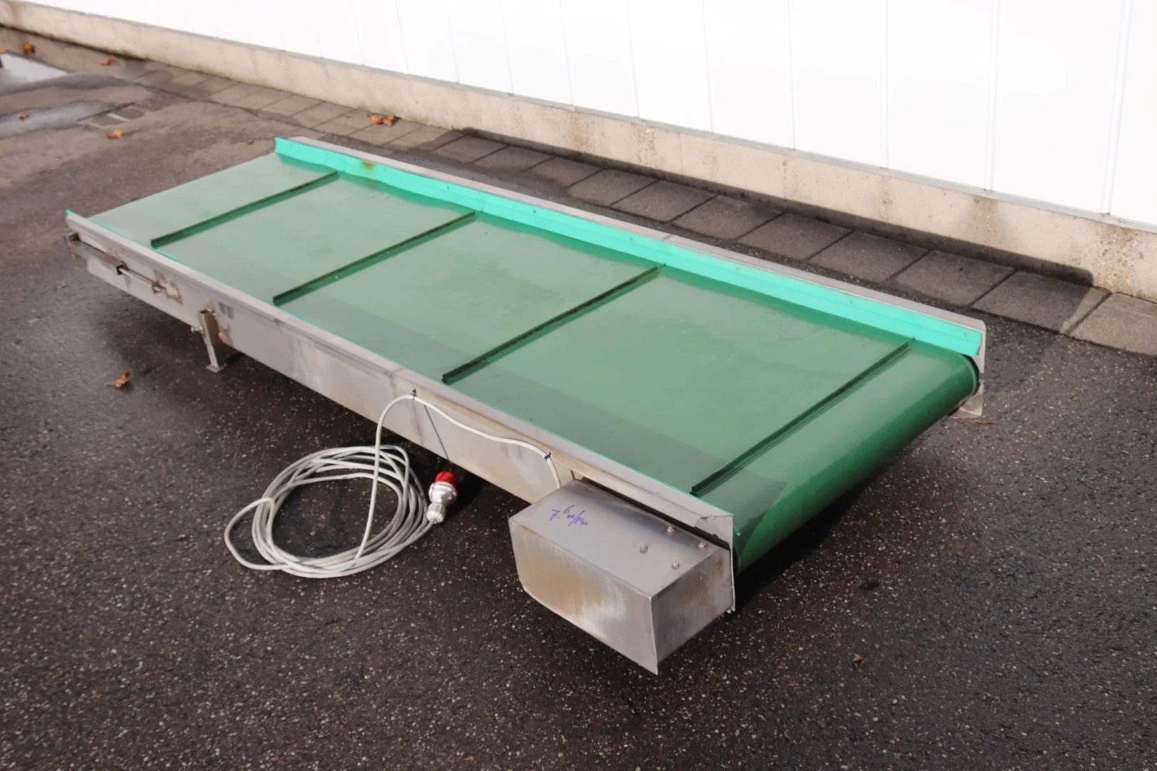 Stainless steel conveyor 300 x 85 cm • Duijndam Machines