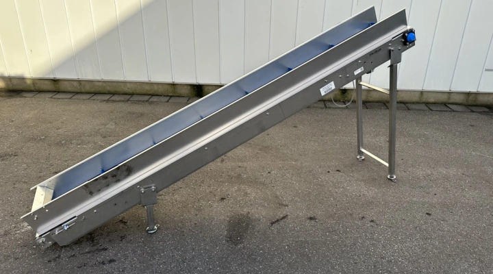 Stainless steel elevator 300 x 40 cm • Duijndam Machines