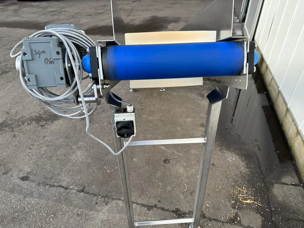 Stainless steel elevator 300 x 40 cm • Duijndam Machines