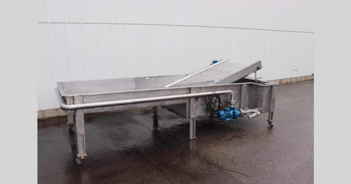 Stainless steel water dumper with roller conveyor elevator and pump ...
