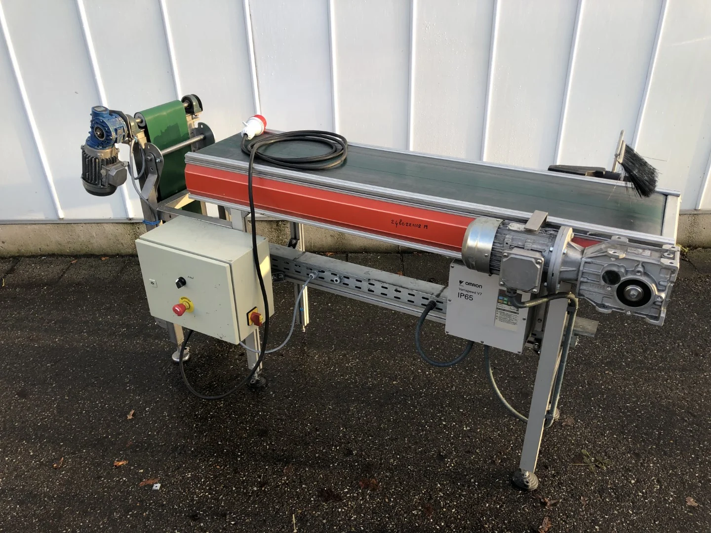 Stas conveyor 150 x 30 cm + small conveyor 88 x 20 cm • Duijndam Machines