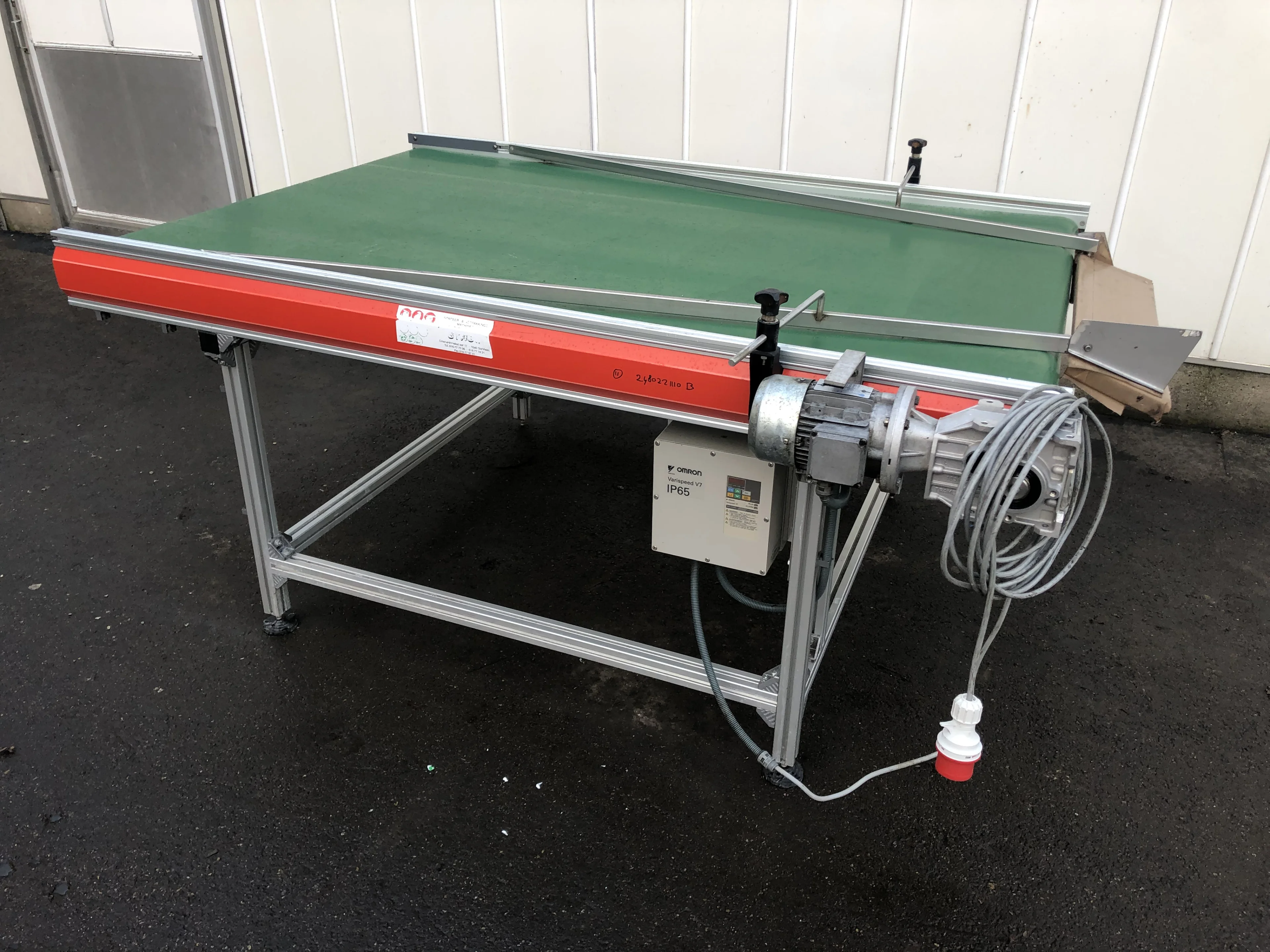 Stas conveyor 200 x 130 cm • Duijndam Machines