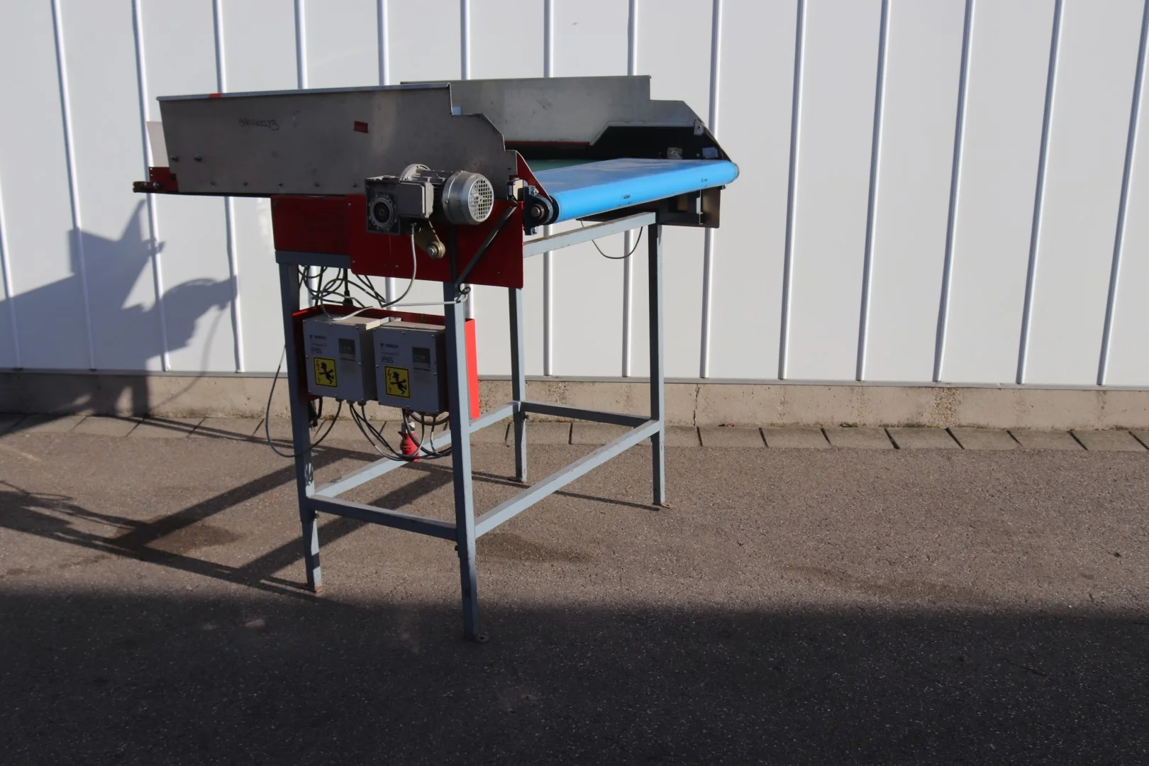 Stas dosing conveyor for fruit • Duijndam Machines