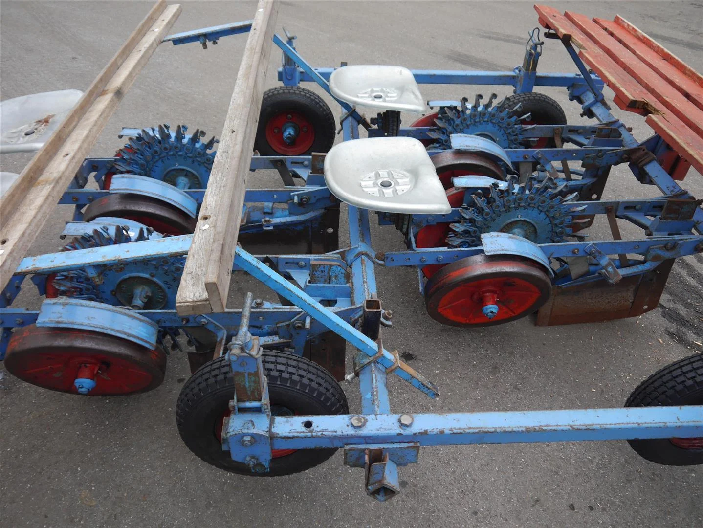 Super Prefer planting machine 4 rows planting disc with 24 grippers ...