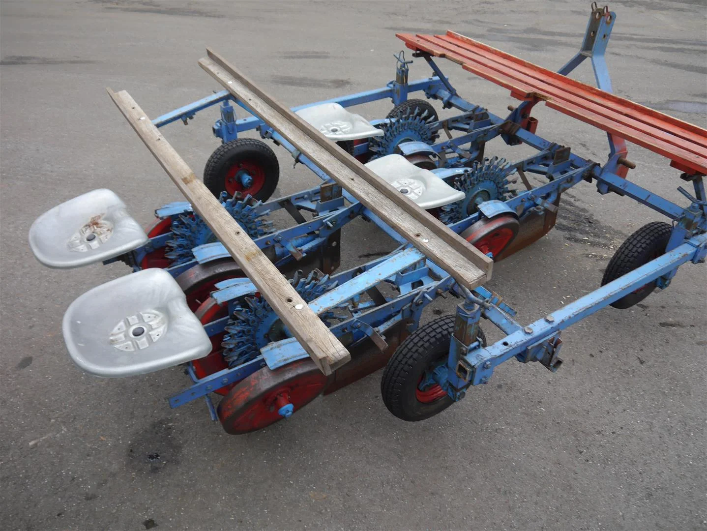 Super Prefer planting machine 4 rows planting disc with 24 grippers ...