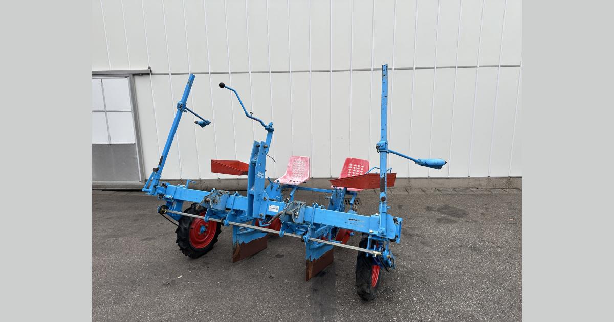 Super Prefer UB planting machine 2 rows with central drive • Duijndam ...