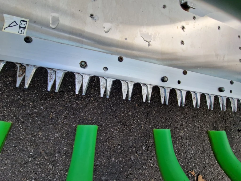 SuperCut 3000 NT pruning machine with Ochiai motor • Duijndam Machines