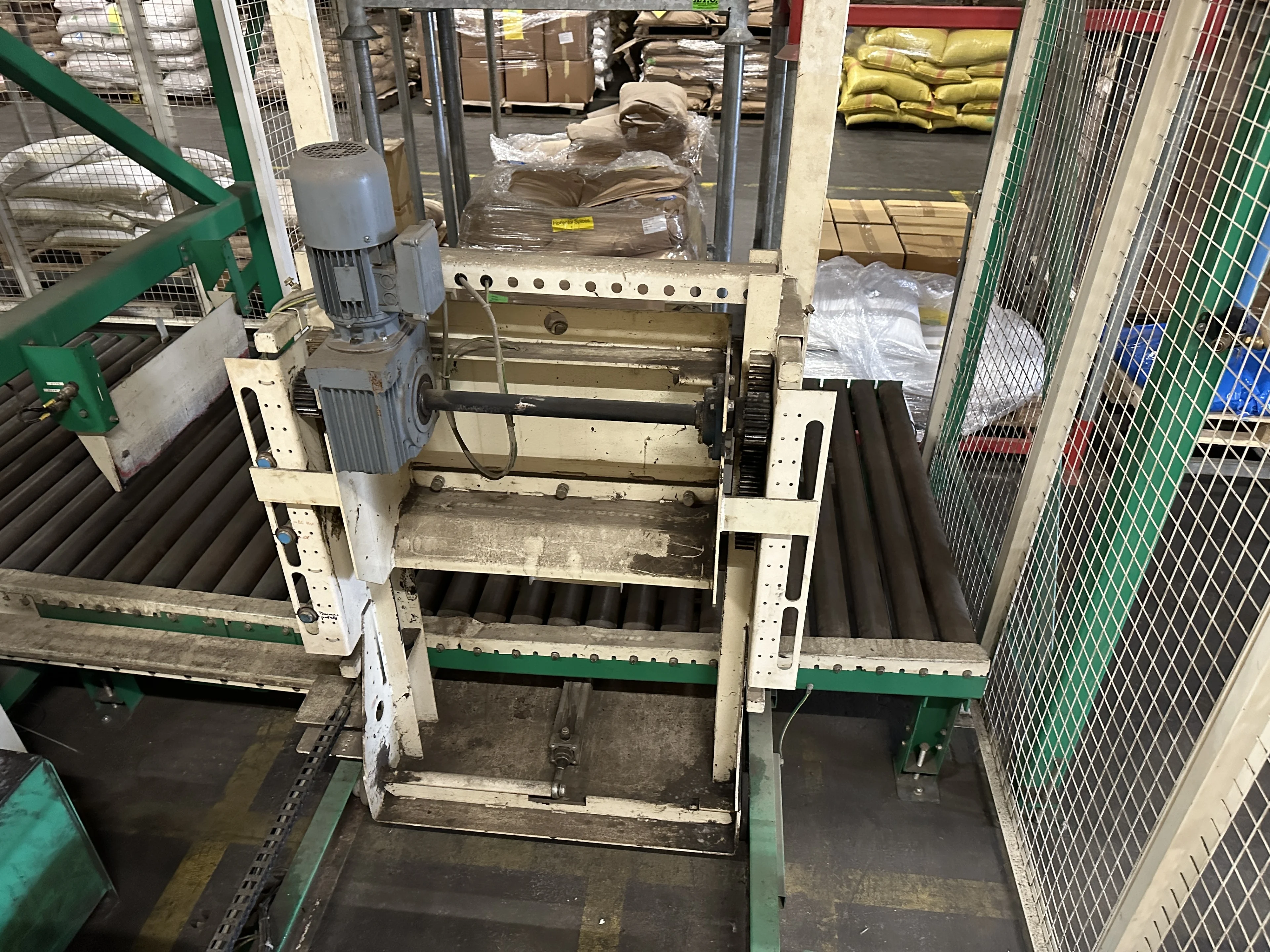 Symach FPS 900 bag palletiser • Duijndam Machines