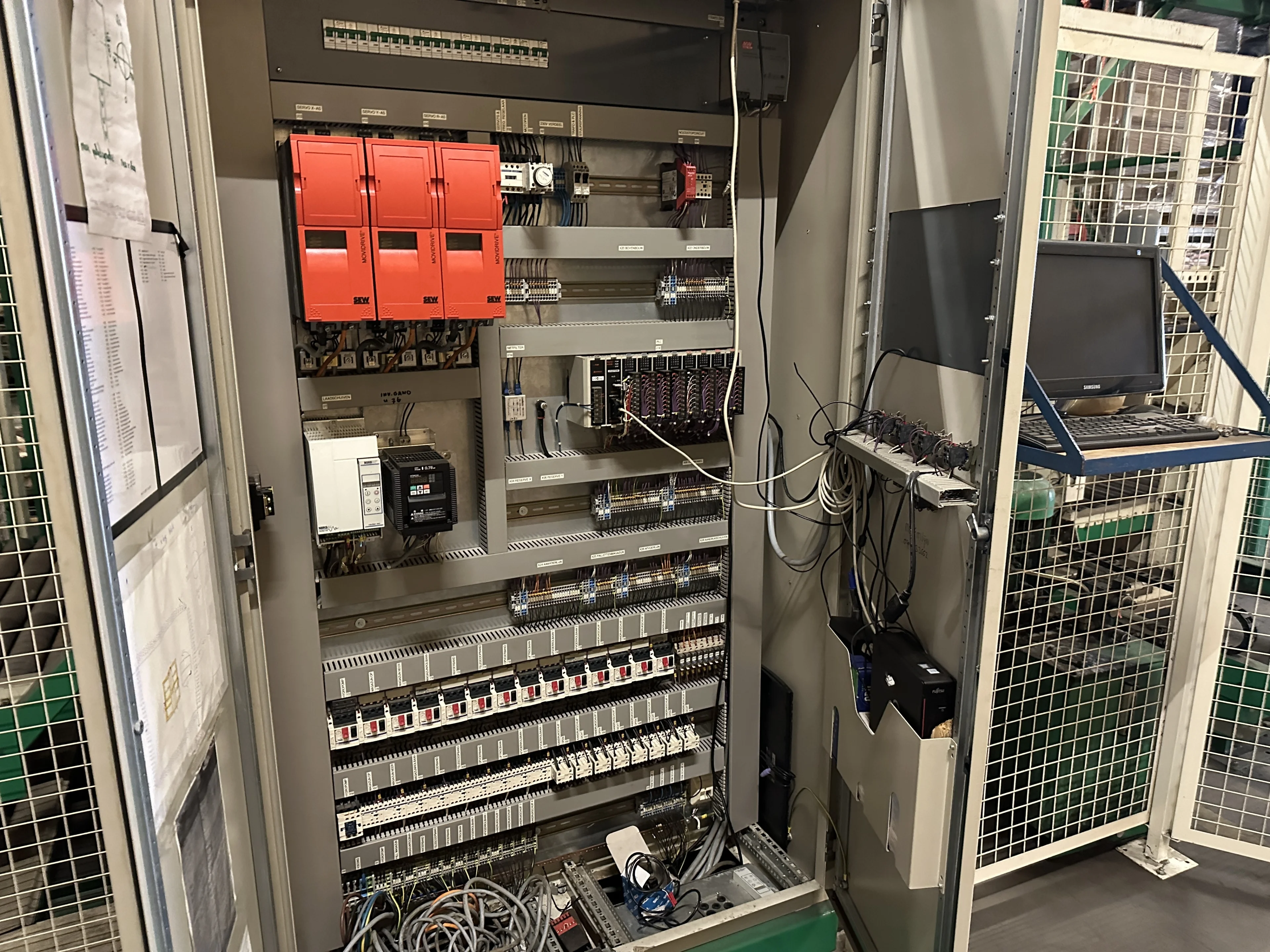 Symach FPS 900 bag palletiser • Duijndam Machines