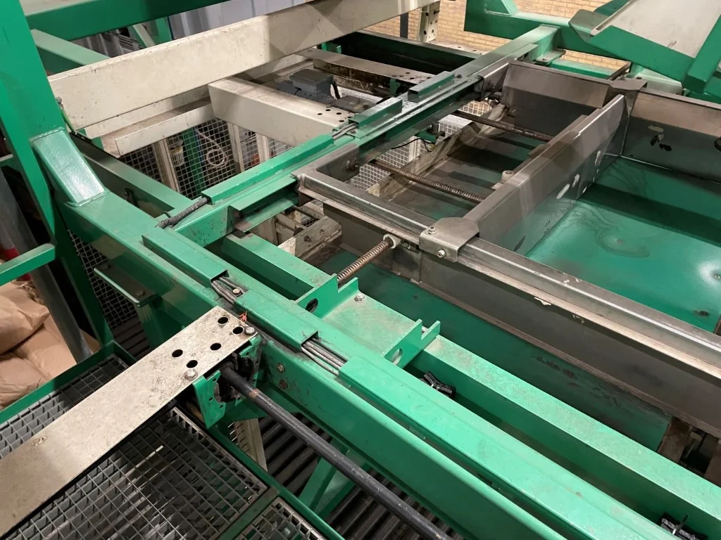 Symach FPS 900 bag palletiser • Duijndam Machines