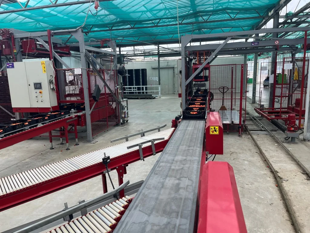 Taks TTS 8213 automatic unloading system for pipe rail trolleys with ...