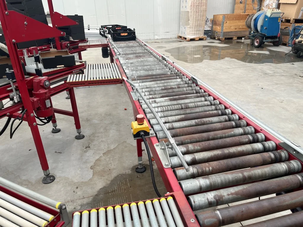 Taks fully automatic unloading system for pipe rail trolleys with 3 ...