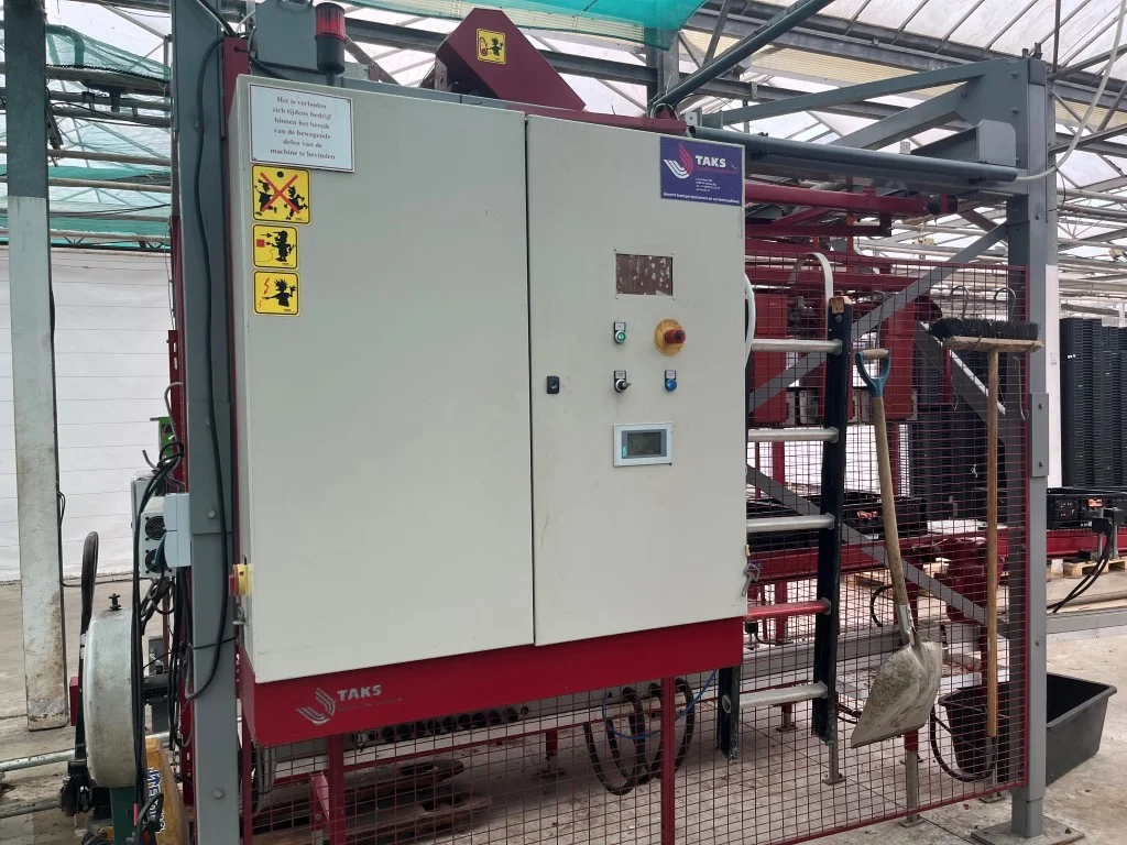 Taks TTS 8213 automatic unloading system for pipe rail trolleys with ...