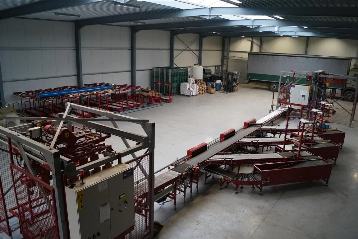 Taks fully automatic unloading system for destacking boxes from pipe ...
