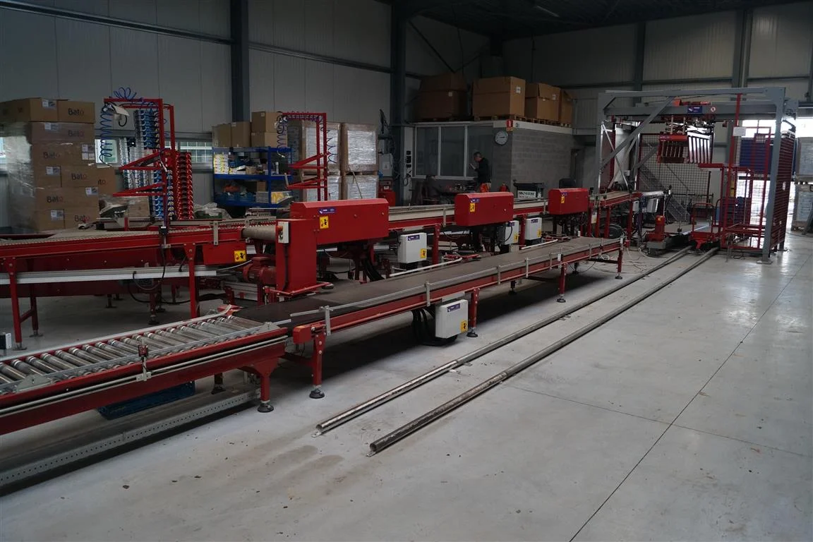 Taks fully automatic unloading system for destacking boxes from pipe ...