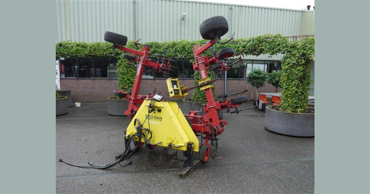 Steketee 5 meter foldable hoeing machine with ECO-DAN ATC system ...