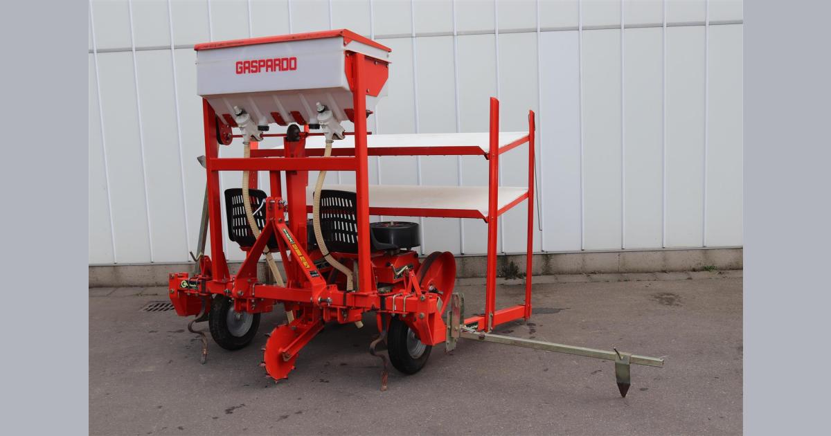 Checchi & Magli planting machine with Gaspardo fertilizer spreader ...