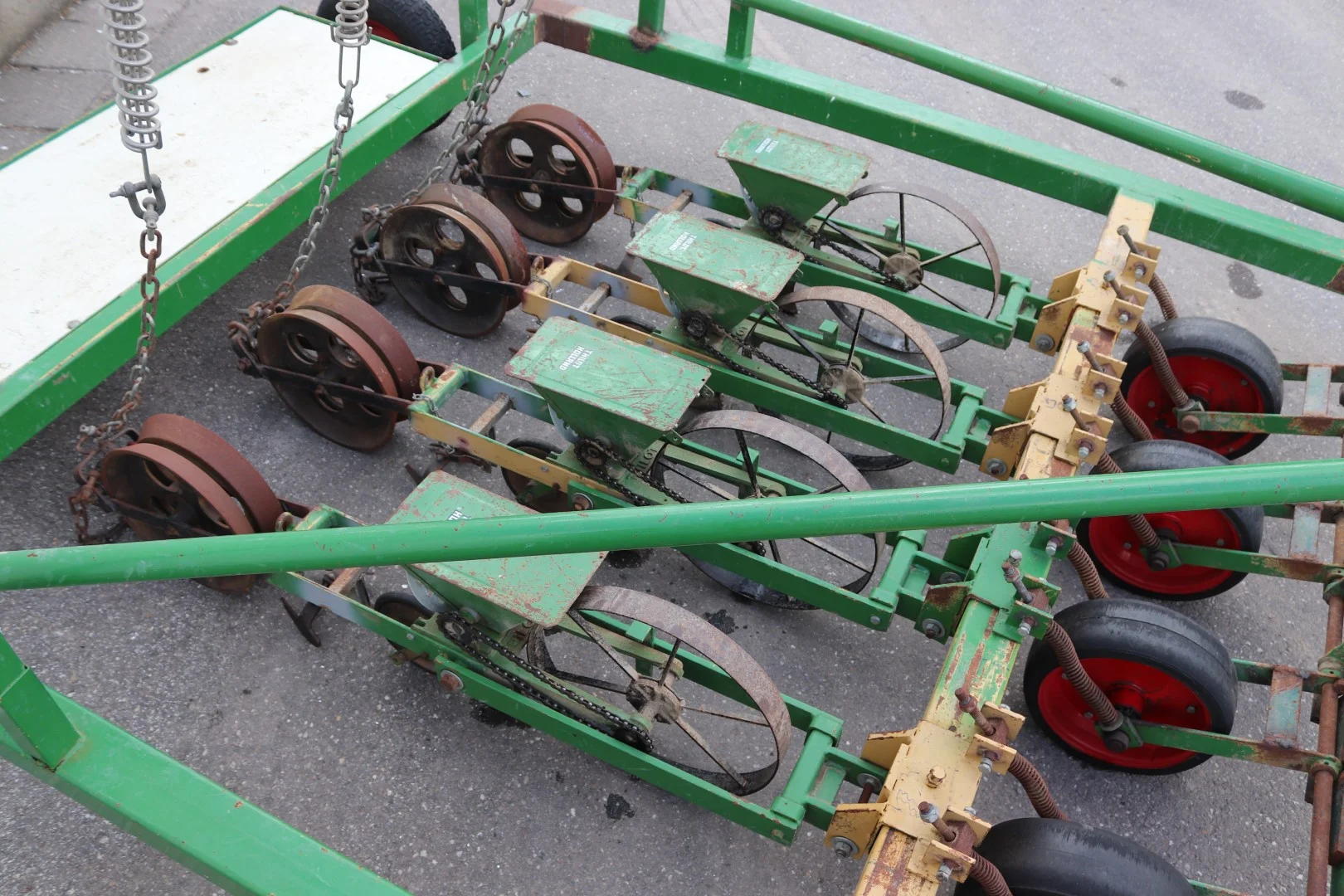 Thilot Mechanische zaaimachine 4 rijig • Duijndam Machines