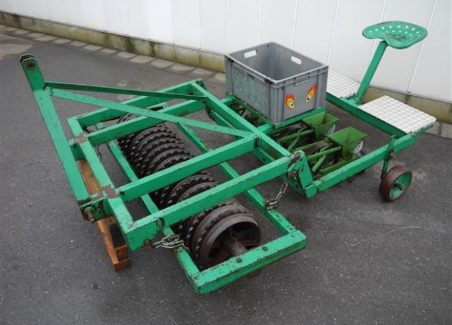 Thilot Mechanical seeder sowing machine • Duijndam Machines