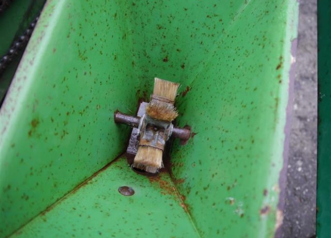 Thilot Mechanical seeder sowing machine • Duijndam Machines