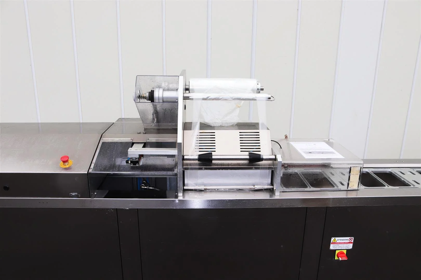 Rotopack Slalom topsealer sealing Machine • Duijndam Machines