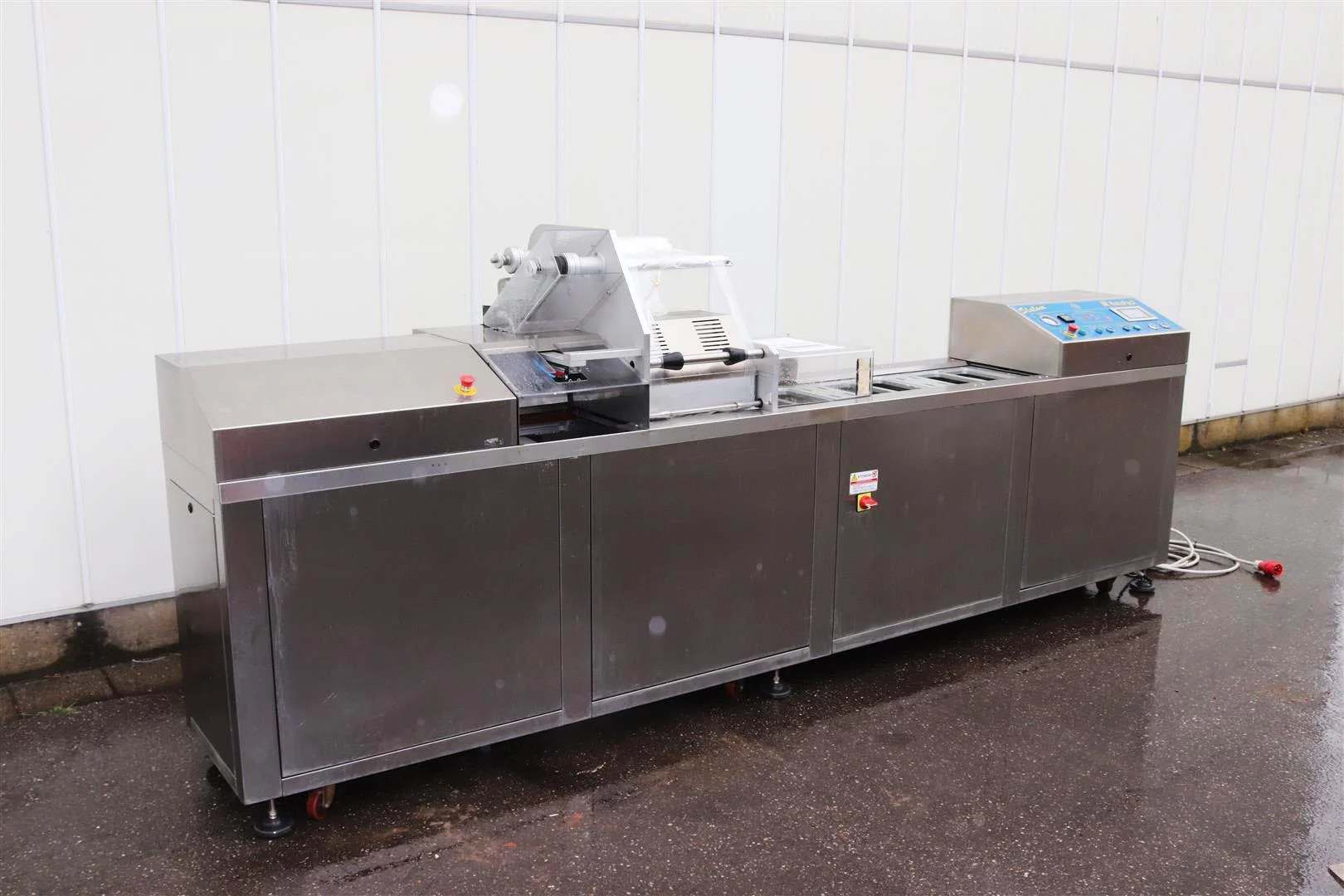 Rotopack Slalom topsealer sealing Machine • Duijndam Machines