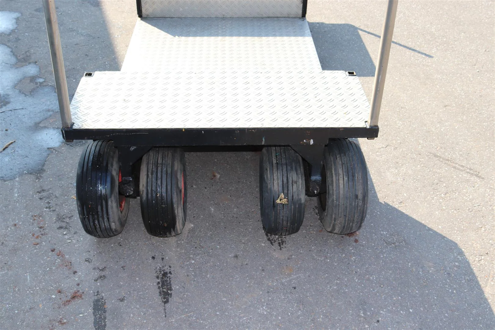 Transporter trolley for pallet or big box • Duijndam Machines