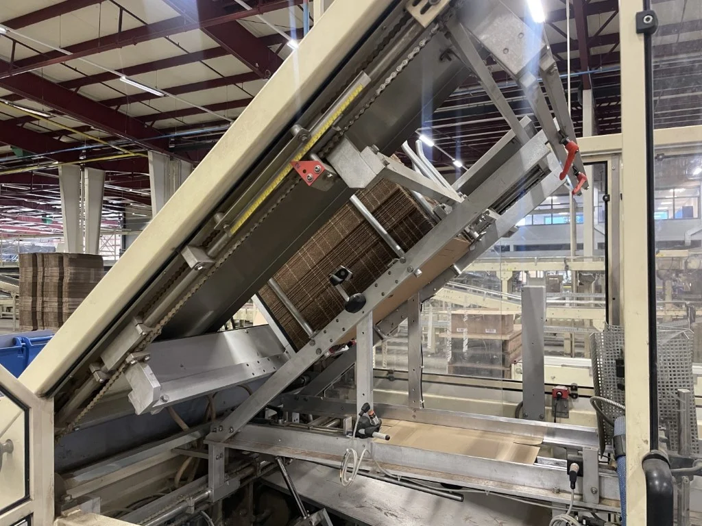 B+Equipment BA20 máquina de conformacion y montaje de cajas y bandejas ...