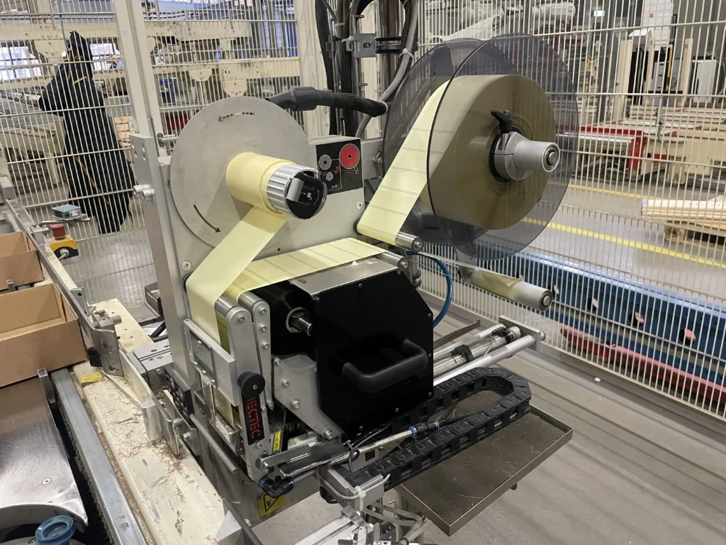 B+Equipment BA20 máquina de conformacion y montaje de cajas y bandejas ...