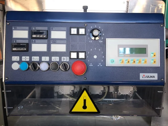 Ulma PV-350 LS-H-I-X flowpacker with conveyor belt • Duijndam Machines
