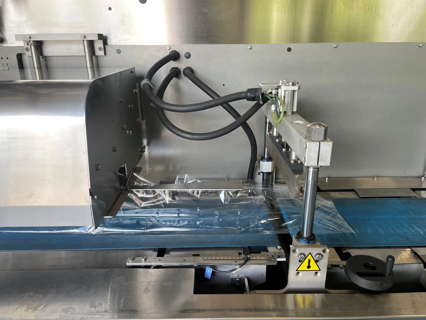 Ulma Sienna LS flowpacker with Markem Imaje SmartDate X40 printer ...