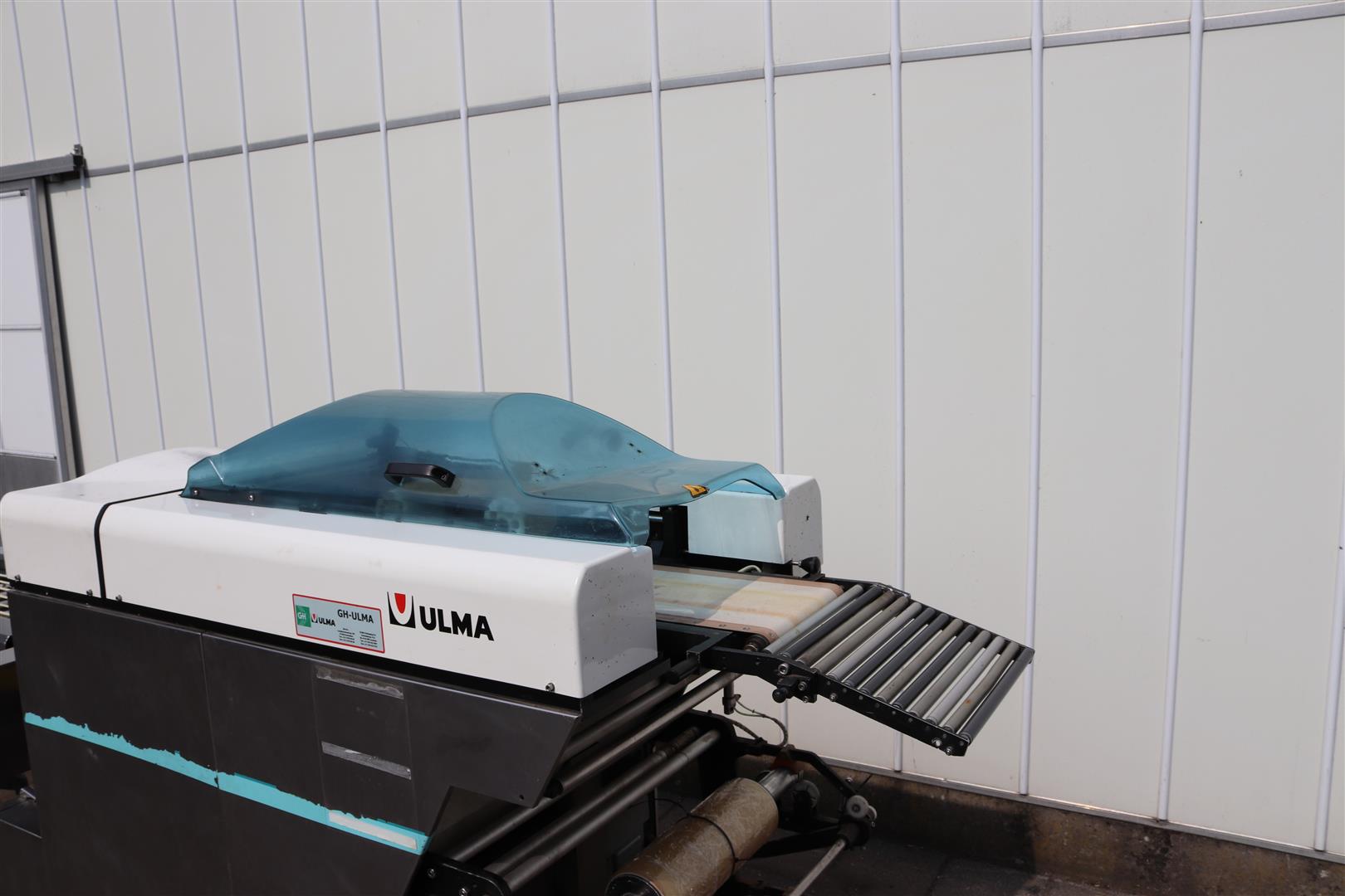 Ulma Super Chik stretch film wrapper for product packaging in preformed ...