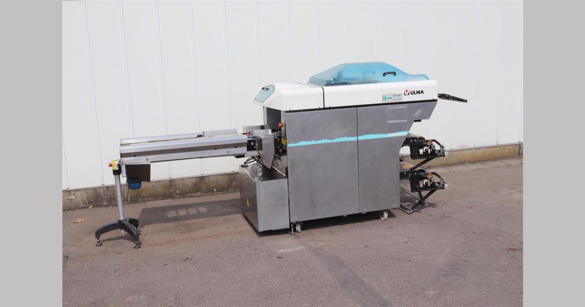 Ulma Super Chik stretch film wrapper for product packaging in preformed ...