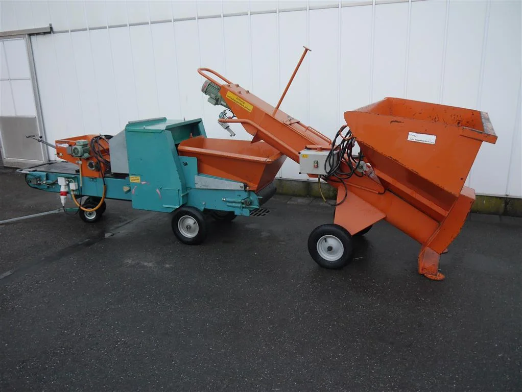 Unger soil blocking machine with screwpump • Duijndam Machines
