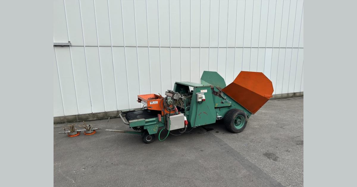 Unger Profi soil blocking machine with seeder • Duijndam Machines